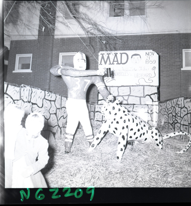 Group portrait / Fraternity Display; Lehigh-Lafayette | Lehigh Preserve