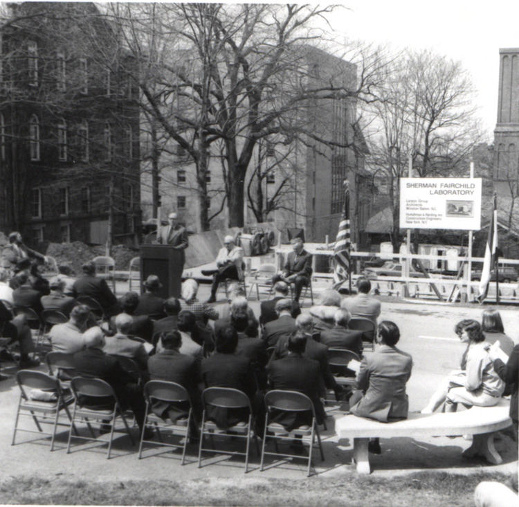 Group portrait / Sherman Fairchild Center for the Physical Sciences ...