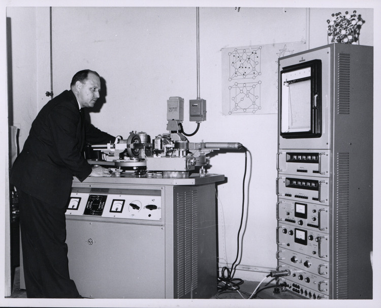 Faculty (?) conducting a test by using various equipment | Lehigh Preserve