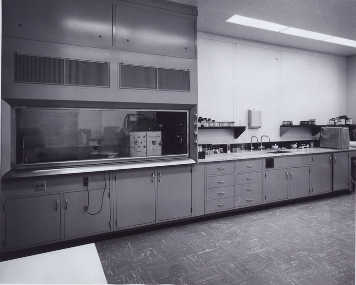 Homer Research Laboratory - Interior of a laboratory | Lehigh Preserve