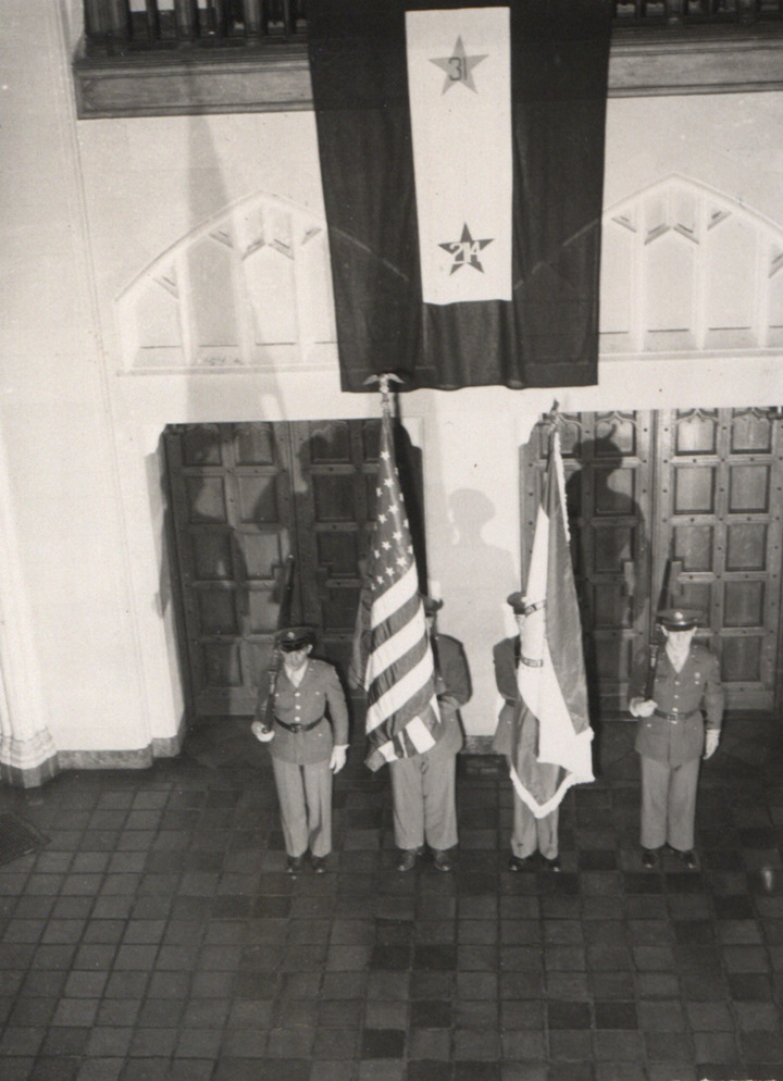 Group portrait / Alumni Memorial Building / ROTC; WWII | Lehigh Preserve