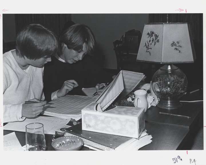 Group portrait / Campbell, D.; Sotzing, A. / Alpha Phi Sorority / 1979 ...