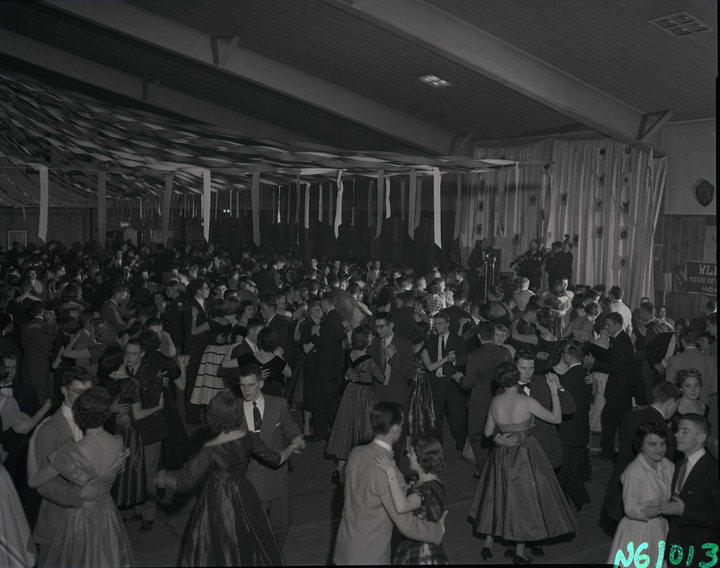 Crowd / Grace Hall / ROTC; Military Ball; Dance | Lehigh Preserve