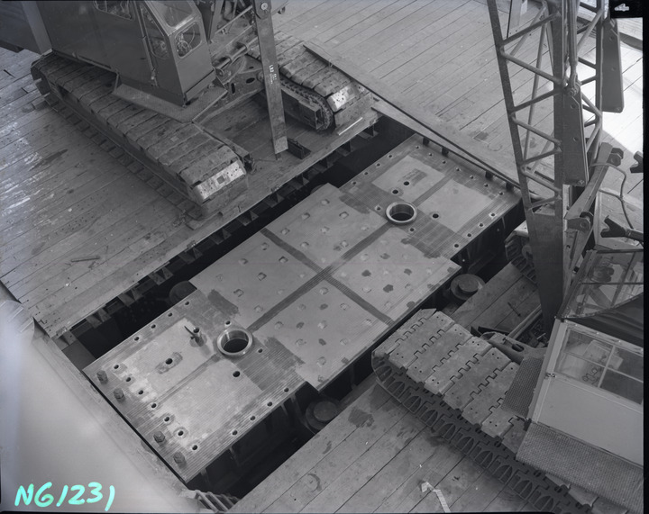 Building / Fritz Engineering Laboratory / Base Plate; Testing Machine ...