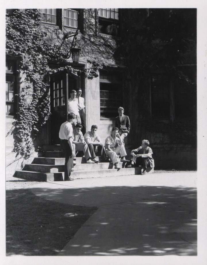 Group portrait / Packard Laboratory / Informal Shots | Lehigh Preserve