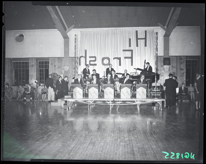 Crowd / Grace Hall / Dink Hop; Freshman Dance; Matt Gillespie Band ...