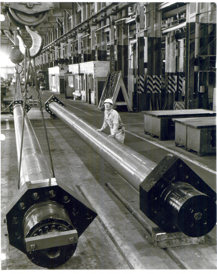 F.S. Cylinder for 8000-ton forging press made for United Engineering ...