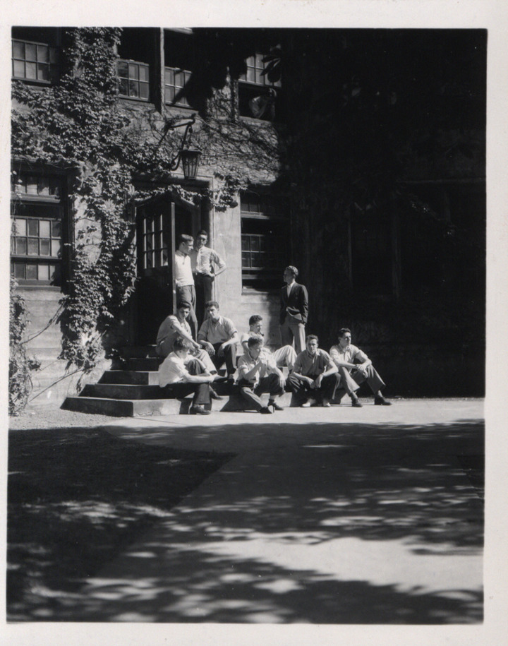 Group portrait / Packard Laboratory / Informal Shots | Lehigh Preserve