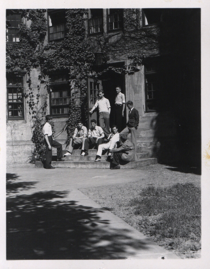 Group portrait / Packard Laboratory / Informal Shots | Lehigh Preserve